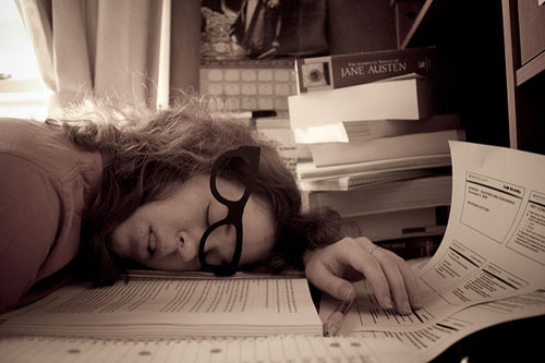How Desk Napping in the Chinese Workplace Lead to Surgery