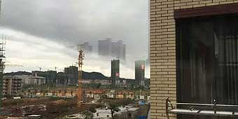 Photo of “Floating Building” Mirage in Jiangxi Goes Viral