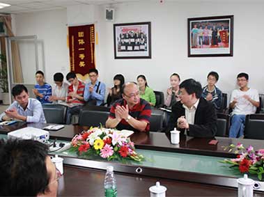 Office Space: 6 Ways to Connect with your Chinese Colleagues